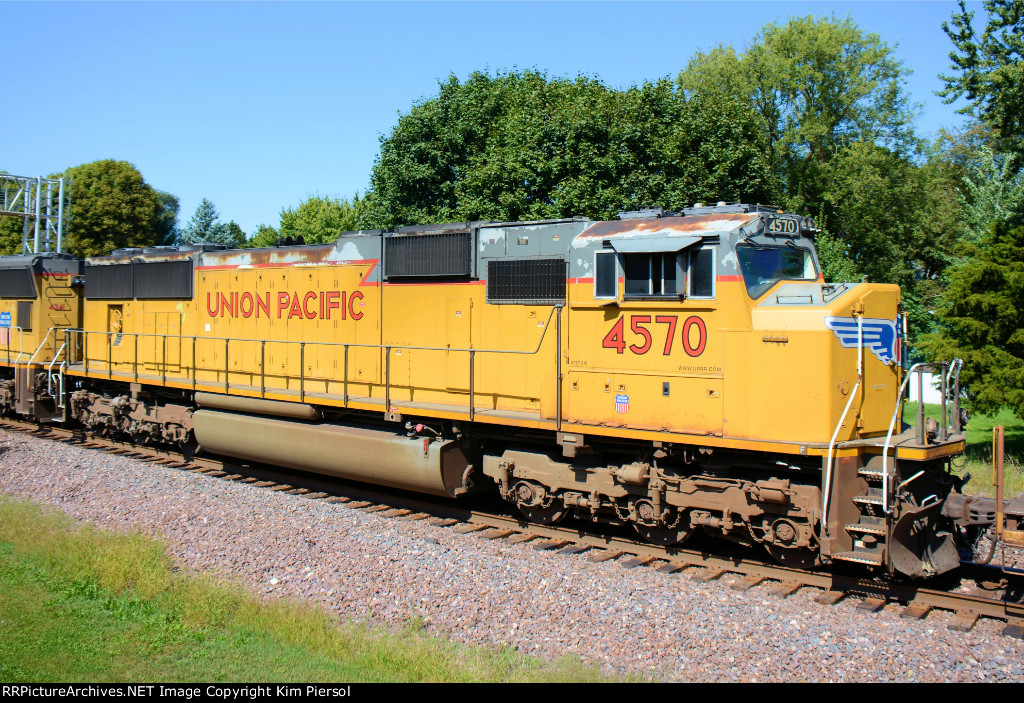 UP 4570